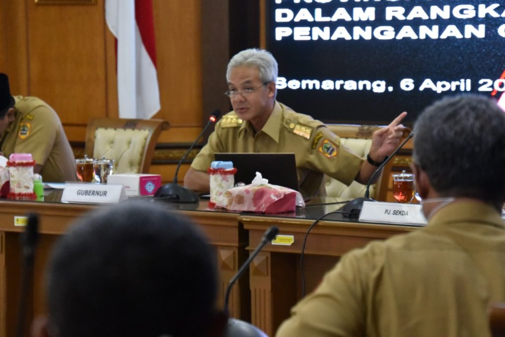 Pemprov Jateng Galakkan 35 Juta Masker - ZonaPasar.com Pemprov Jateng Galakkan 35 Juta Masker - ZonaPasar.com