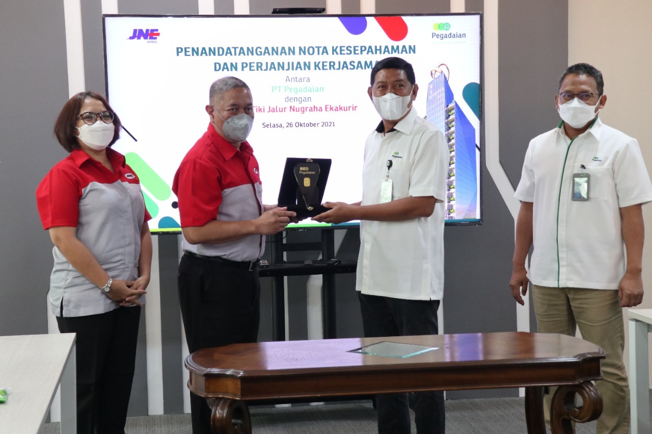 Pegadaian Gandeng JNE Perluas Akses Masyarakat Terhadap Produk dan ... Pegadaian Gandeng JNE Perluas Akses Masyarakat Terhadap Produk dan ...