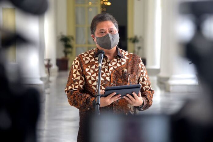 Tradisi Sebar Apem Ya Qowiyyu Jatinom Klaten, Menko Airlangga ...
