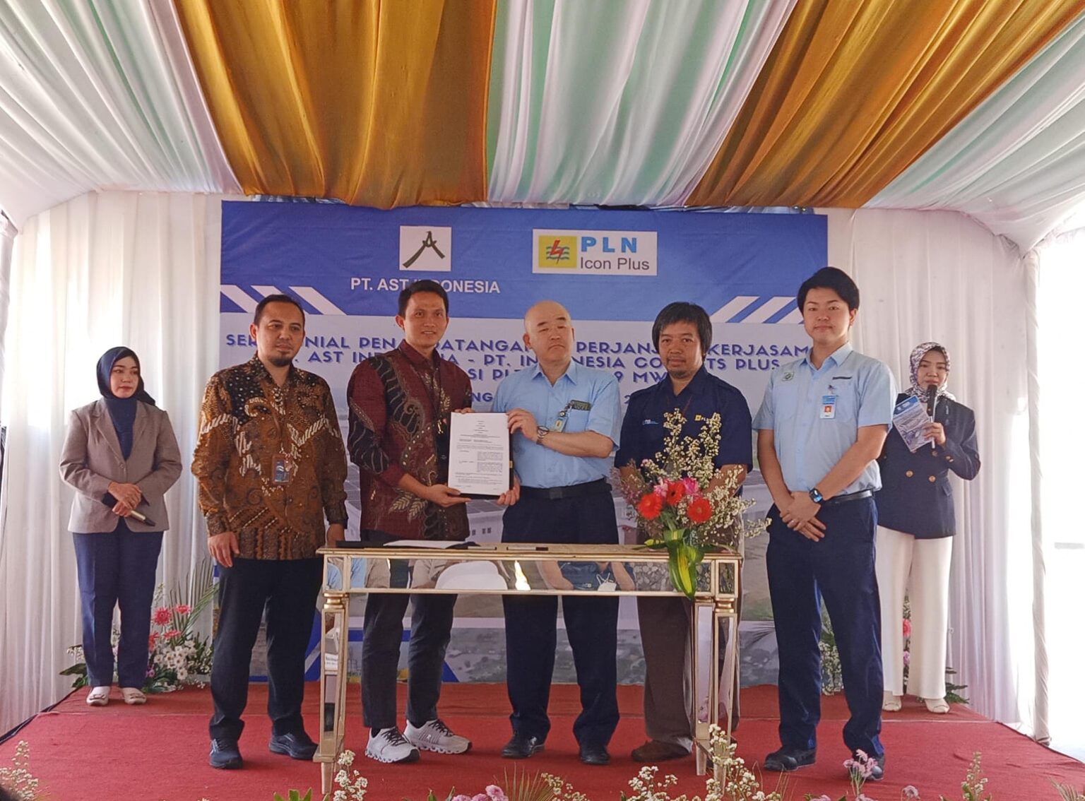 PLN Icon Plus Bangun PLTS Atap Terbesar Pertama di Semarang, Wujudkan ...